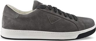 Prada Low-Top Sneaker - Low-Top Grey Suede Sneakers With Tone-On-Tone Logo - Gr. 41,5 (EU) - in Grau - f&uuml;r Damen