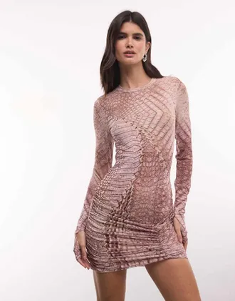 AFRM Mirza robe courte moulante en tulle &agrave; col rond et d&eacute;tail fronc&eacute; imprim&eacute; crocodile marron-Bleu