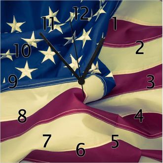 Wallario Design-Wanduhr Amerikanische Flagge im Wind aus Glas, Motiv-Uhr Größe 30 x 30 cm, Schwarze Zeiger