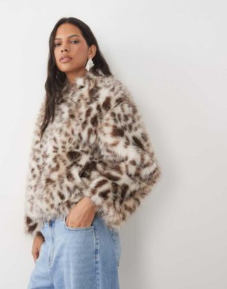 Asos Bomberjacke mit Rei&szlig;verschluss aus Faux-Fur im Leopardenmuster-Neutral