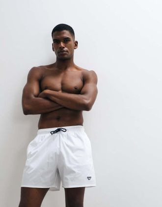 Emporio Armani Bodywear short de bain &agrave; logo blanc