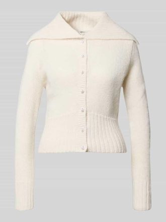Gina Tricot Strickjacke mit breiten Kragen und Knopfleiste