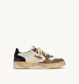Autry BASKETS MEDALIST LOW SUPER VINTAGE EN CUIR BLANC NOIR ET MALT MALL