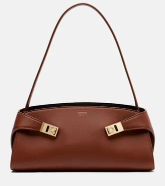 Ferragamo Schultertasche Hug East-West Small aus Leder