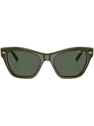 Vogue Eyewear lunettes de soleil &agrave; logo imprim&eacute; - Vert