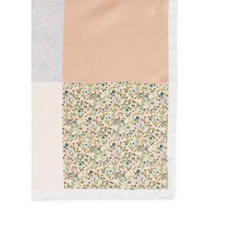 Au Printemps Paris Foulard carr&eacute; imprim&eacute; en soie