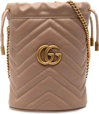 Gucci Hobo Bags - Small GG Marmont Leather Matelasse Bucket Bag - Gr. unisize - in Braun - f&uuml;r Damen