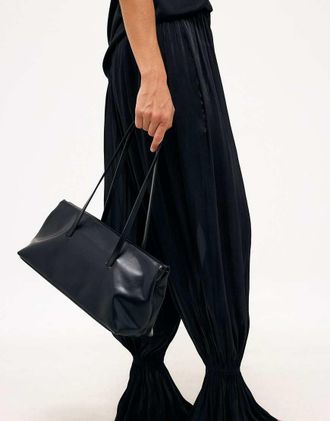 NA-KD Ballonhose in Schwarz mit R&uuml;schen