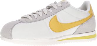 Nike Herren Cortez Textile Sneaker, Sail Saturn Gold Sail, 42 EU