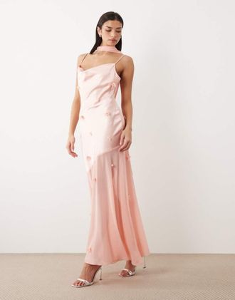 Gina Tricot Gina Tricot - Robe longue transparente &agrave; col b&eacute;nitier avec fleurs en relief - Rose
