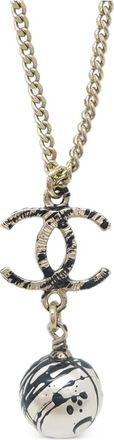 Chanel collier en plaqu&eacute; or &agrave; logo CC (2013)
