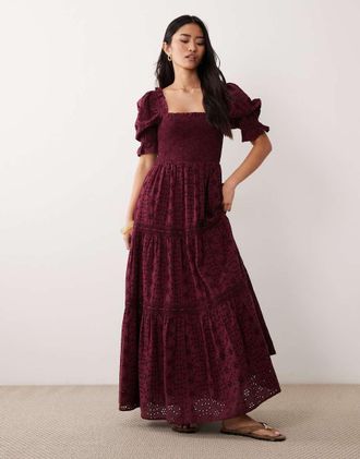 Miss Selfridge Maxikleid in Feige mit Puff&auml;rmeln und Lochstickerei-Lila