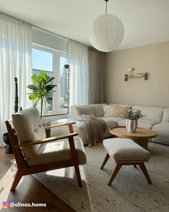 Studio Copenhagen home24 Polsterhocker 54 x 41 x 41cm Beige/Beige Eiche Hell Webstoff Saia: Beige