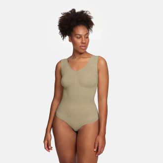 creamy fabrics Tank Bodysuit Sculpting Shapewear mit String