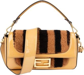 Fendi Crossbody Bags - Fendi Shearling Baguette Buckle Handbag - Gr. unisize - in Beige - f&uuml;r Damen