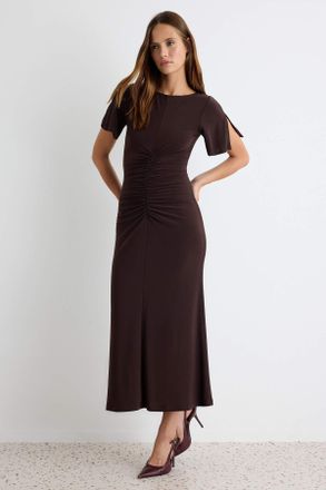 Trendyol Einfarbiges Midi-Bodyconkleid, kurz - Braun
