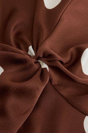 Next Satinbluse Strukturiertes Satin-Kurzarmoberteil, Zierdrehung (1-tlg)