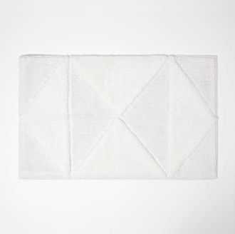 Homescapes Badematte 50x80 cm weiß - getufteter Badteppich mit geometrischem Muster, flauschig weich & schnelltrocknend, saugfähiger Badvorleger aus Polycotton