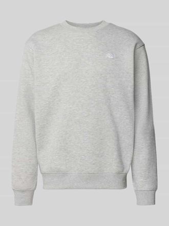 New Balance Sweatshirt mit Rundhalsausschnitt und Label-Stitching