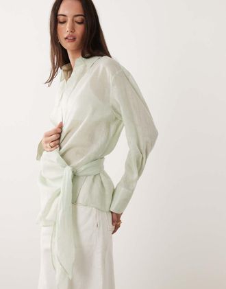 Mango Chemise nou&eacute;e &agrave; la taille en ramie - Vert p&acirc;le