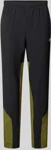 New Balance Regular Fit Jogpants mit Logo und elastischem Bund