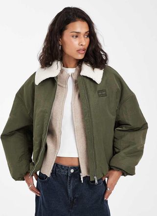 Tommy Jeans Veste style utilitaire avec col en fausse fourrure - Kaki-Vert