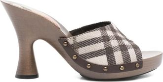 Burberry sandales clout&eacute;es &agrave; carreaux - Tons neutres