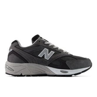 New Balance Unisexe 880R en Gris, Su&egrave;de/Mesh, Taille 38.5
