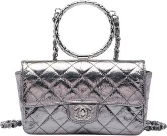 Chanel Sac bandouli&egrave;re matelass&eacute; m&eacute;tallis&eacute; pr&eacute;-aim&eacute; - Femme - Pre-owned - Gris - Taille: ONE Size