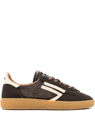 Puraai baskets à détails rayés - Marron