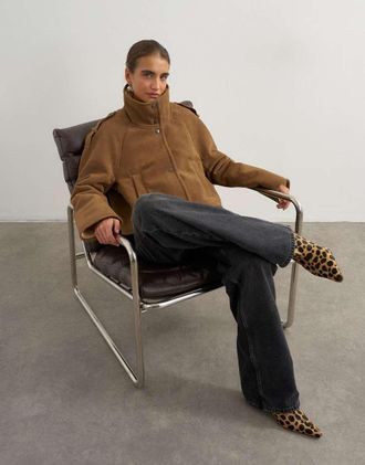 Topshop kurzer zweireihiger Biker aus Shearling in Hellbraun