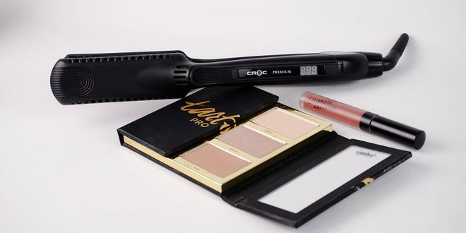 Ausgefallene Glätteisen Tipps und Tricks: Die richtige Größe ✓ Ohrenschutz und andere Tools ✓ Alkohol als Wunderwaffe ✓ghd ✓ – Alle Ideen hier finden »