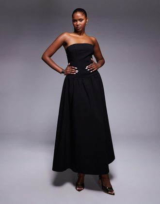 KAIIA Exclusivit&eacute; - Kaiia - Robe bandeau longue et structur&eacute;e avec taille basse et jupe fronc&eacute;e - Noir