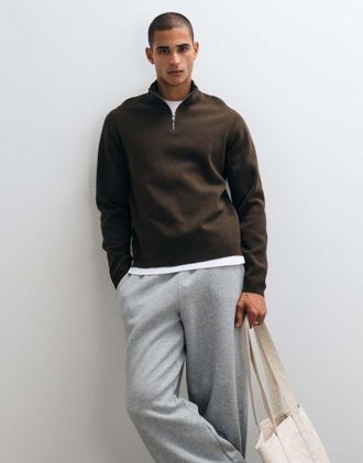 Asos lockerer, kompakter Strickpullover mit halbem Rei&szlig;verschluss in Braun