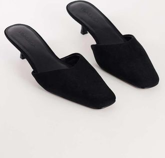 Topshop Arthur Mule mit runder Zehenpartie und mittelhohem Absatz in Schwarz aus Kunstveloursleder