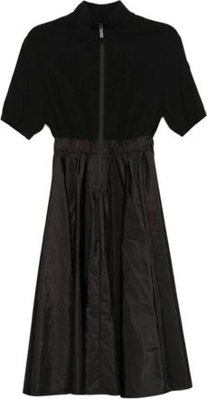 Moncler Femme, Robes, Noir, Taille: 38 FR Robe Noire en Satin avec Jupe en Nylon