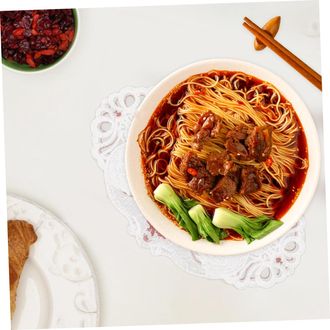 Hemobllo 2 Stück Besticktes Spitzen Tischsets und Untersetzer Vielseitige Dekoration als und Tassenmatte für Hochzeit Teeparty Heimgebrauch Pflegeleicht und La