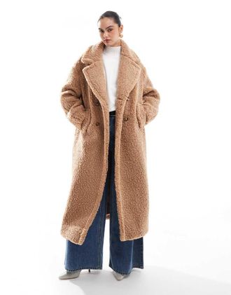 the frolic x Bella Stovey - Exclusivit&eacute; - Manteau long oversize imitation peau de mouton - Camel-Neutral