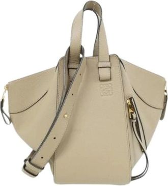 Loewe Sac bandouli&egrave;re en cuir petit mod&egrave;le Hammock Pre-owned - Femme - Pre-owned - Beige - Taille: ONE Size