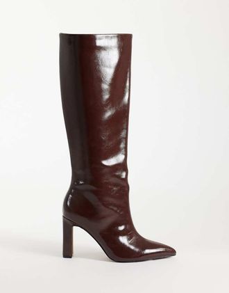 Asos charmante kniehohe Stiefel mit Absatz in Schokobraun