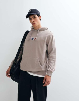 Tommy Jeans Sweat &agrave; capuche avec logo style m&eacute;tro - Taupe-Neutral