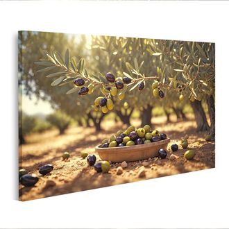 Islandburner Bild auf Leinwand Olivenhain Mit Frischen Reifenden Oliven Auf Einem Holztablett Bilder Wandbilder Poster