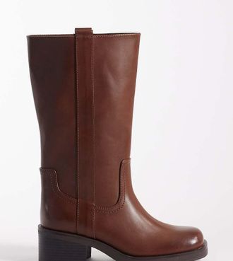 Asos Cherry - Trucker-Stiefel zum Reinschl&uuml;pfen in Schokobraun-Brown