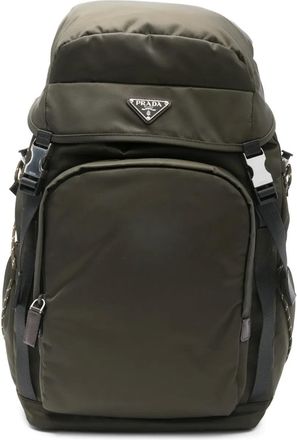 Prada logo-plaque backpack - Gr&uuml;n