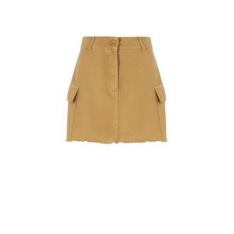 Social Sunday in Beige