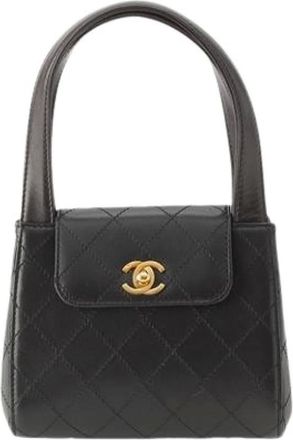 Chanel Sac bandouli&egrave;re matelass&eacute; en cuir dagneau pr&eacute;-poss&eacute;d&eacute; - Femme - Pre-owned - Noir - Taille: ONE Size