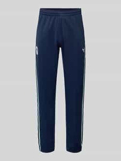 adidas Originals Regular Fit Sweatpants mit Vereins Logo Applikation Modell BLNACO