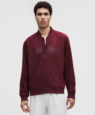 lululemon Tennisjacke aus Performance-Strickmesh f&uuml;r M&auml;nner - Gr&ouml;&szlig;e 2XL in Burgundy Bay