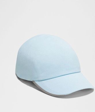 lululemon Fast and Free Laufkappe - Gr&ouml;&szlig;e L/XL in Foam Cloud