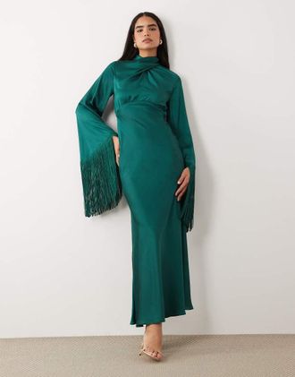 Asos Robe longue coup&eacute;e en biais en satin avec col drap&eacute; et manches frang&eacute;es - Bleu sarcelle-multicolore